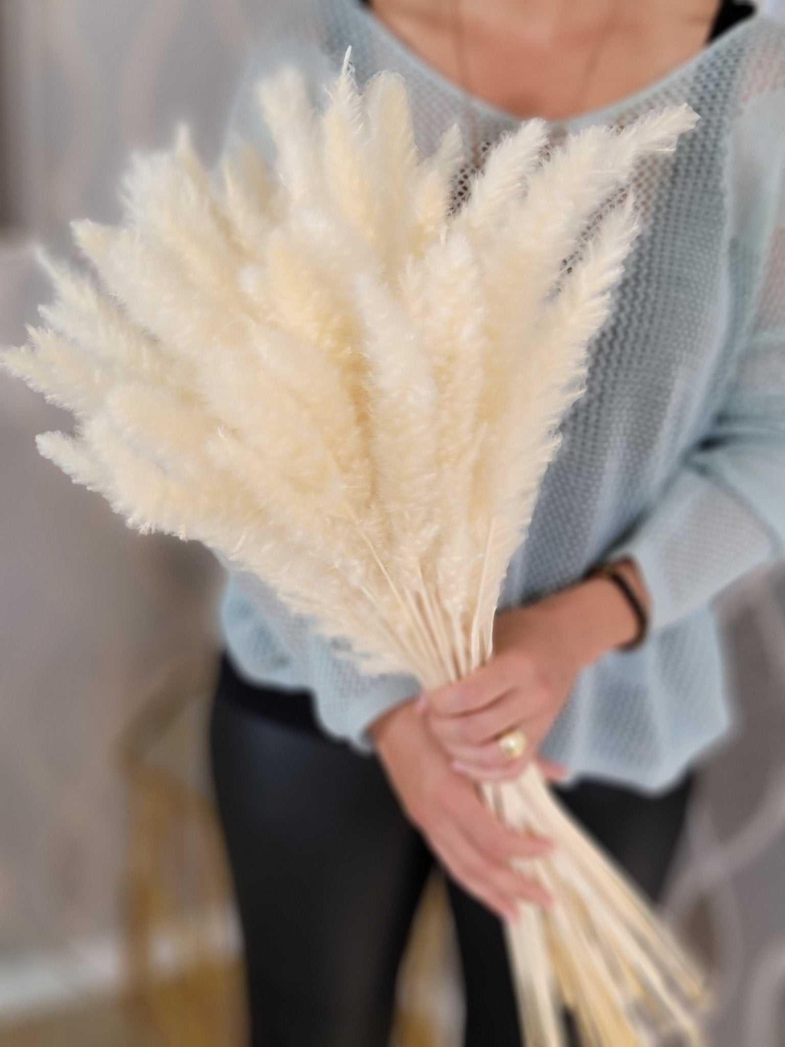 Four Simple Yet Elegant Ways to Design Your Home with Pampas Grass ...